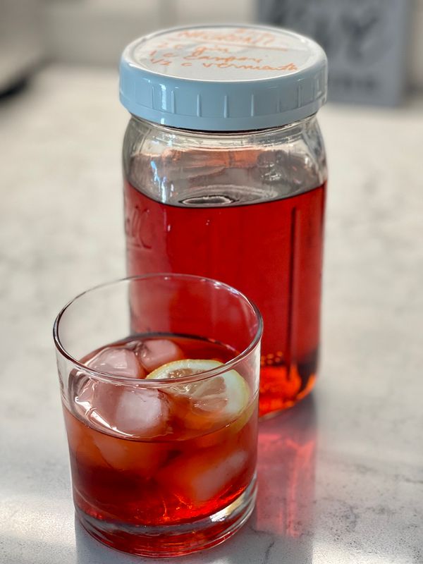 How to Make Barrel-Aged Cocktails with a Mason Jar